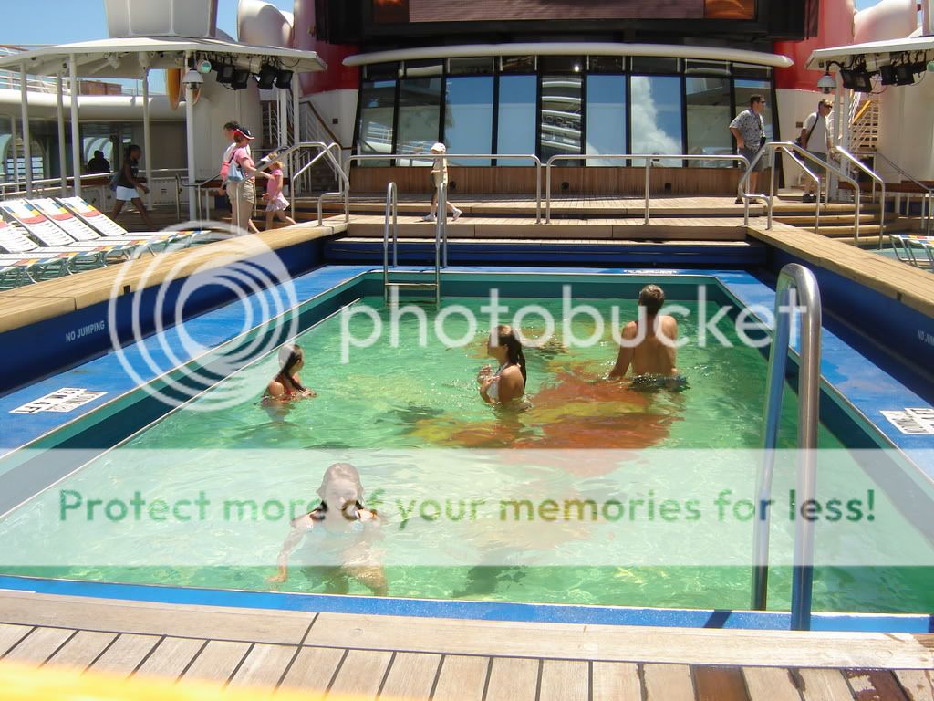 Goofy pool--how deep? | The DIS Disney Discussion Forums - DISboards.com